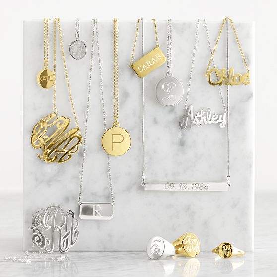 Sarah Chloe Monogrammed Classic Oval Signet Ring | Mark and Graham